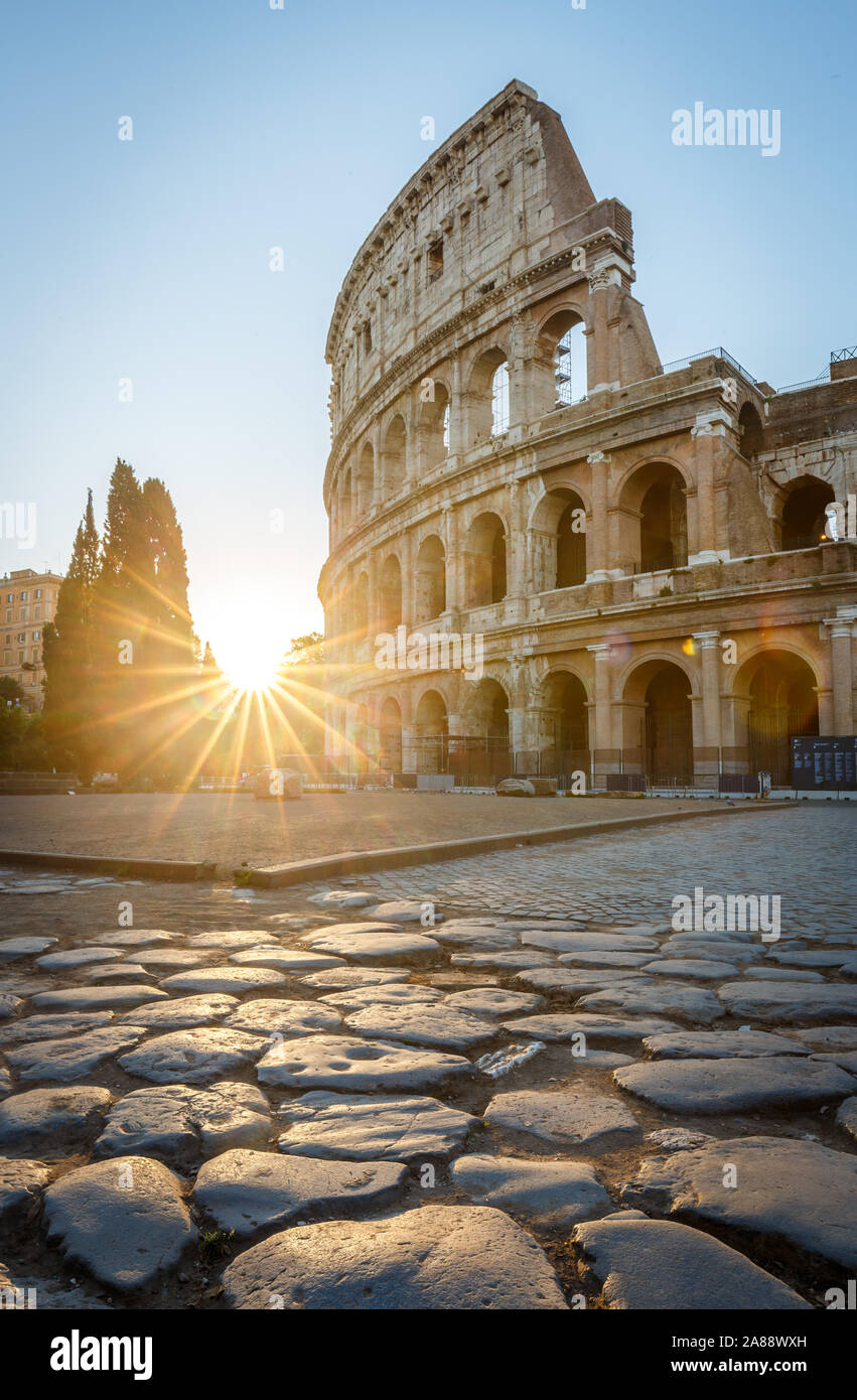 Colosseum structure and architecture hi-res stock photography and ...