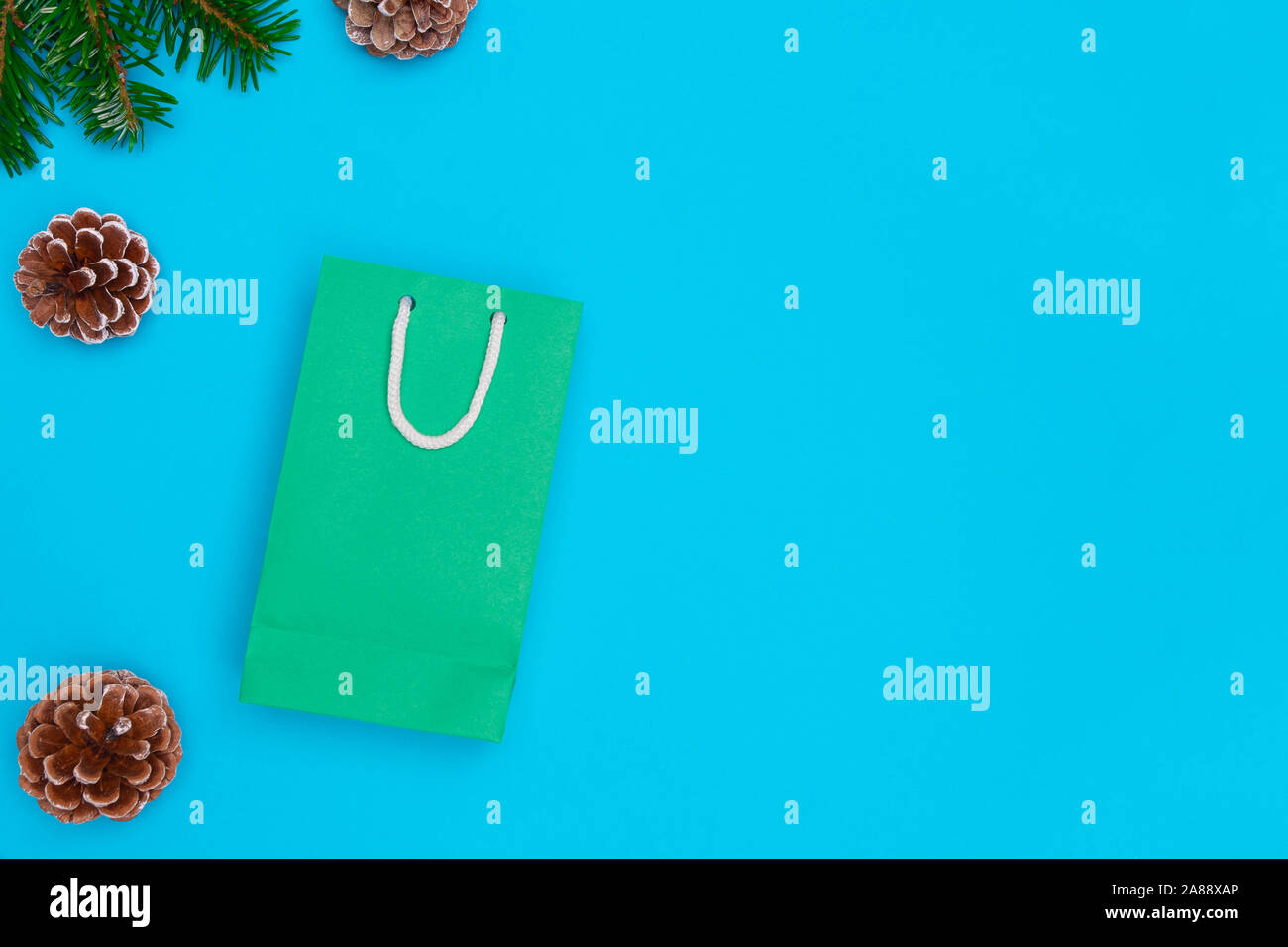 Festive season shopping concept hi-res stock photography and images - Alamy