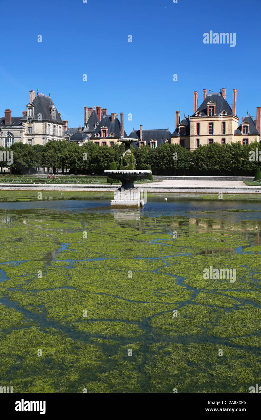 Château de fontainebleau royal hi-res stock photography and images - Alamy