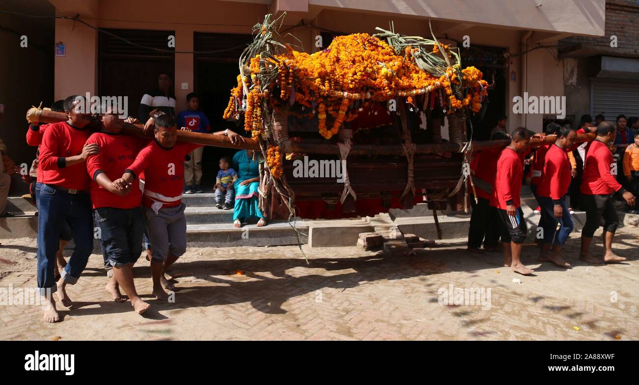 Kathmandu, Nepal. 7th Nov, 2019. Nepalese people carry the chariot of ...