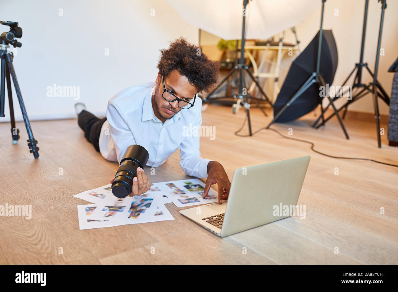 Taking photos of computer hi-res stock photography and images - Alamy