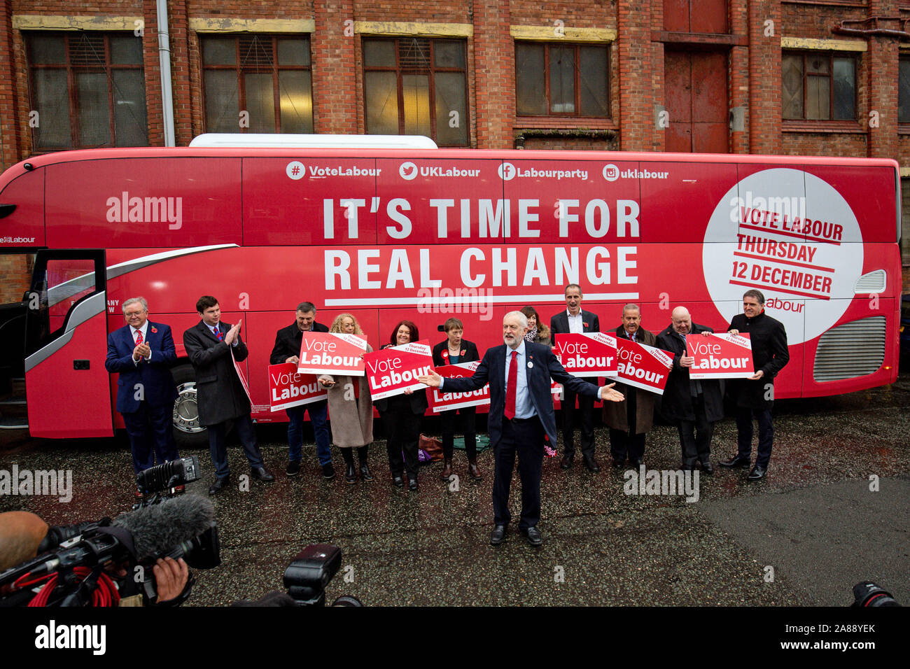 Labour battle bus hi-res stock photography and images - Alamy