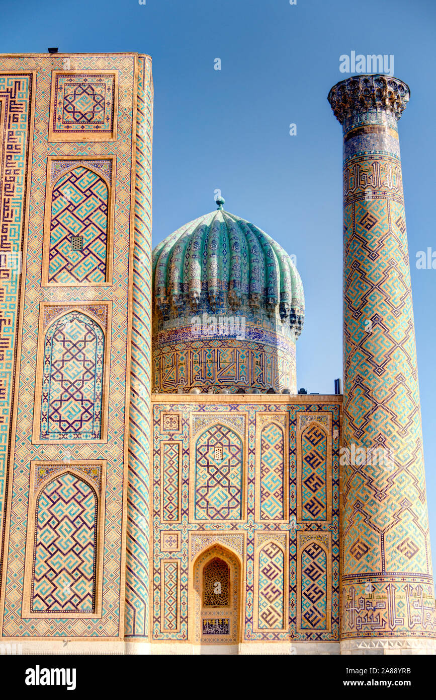 Cher-Dor Madrasah, Samarkand Stock Photo - Alamy