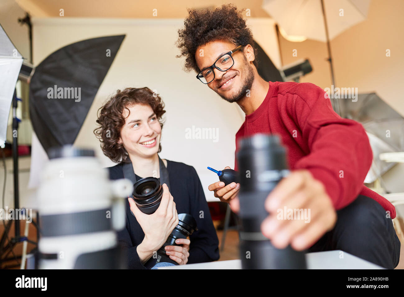 Cleaning lens camera hi-res stock photography and images - Alamy