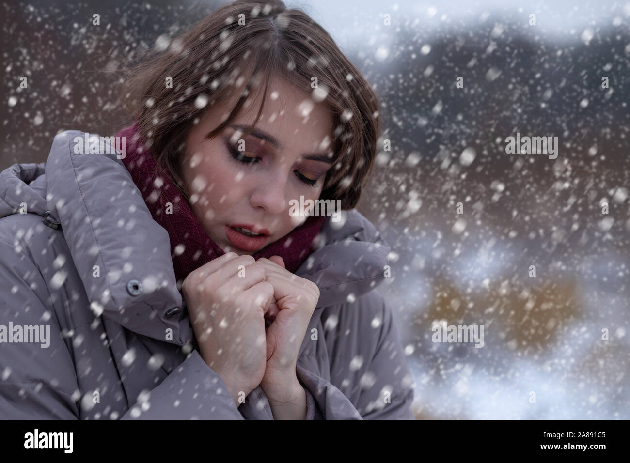 Model falling down hi-res stock photography and images - Alamy