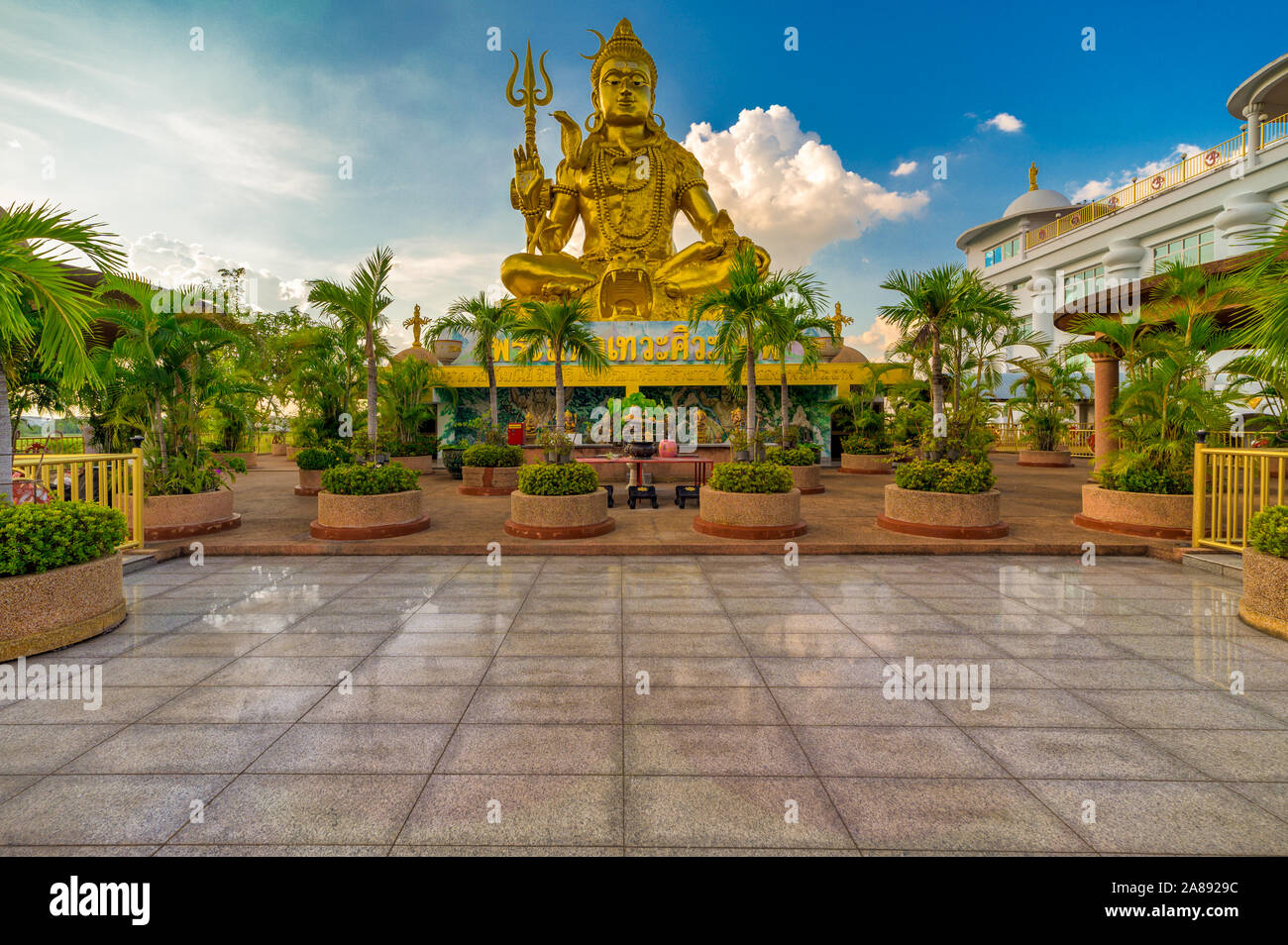 Ramintra road hi-res stock photography and images - Alamy