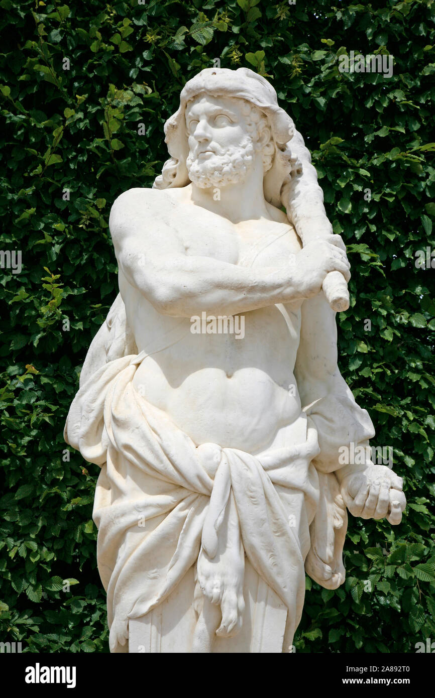 Statue hercules hi-res stock photography and images - Alamy