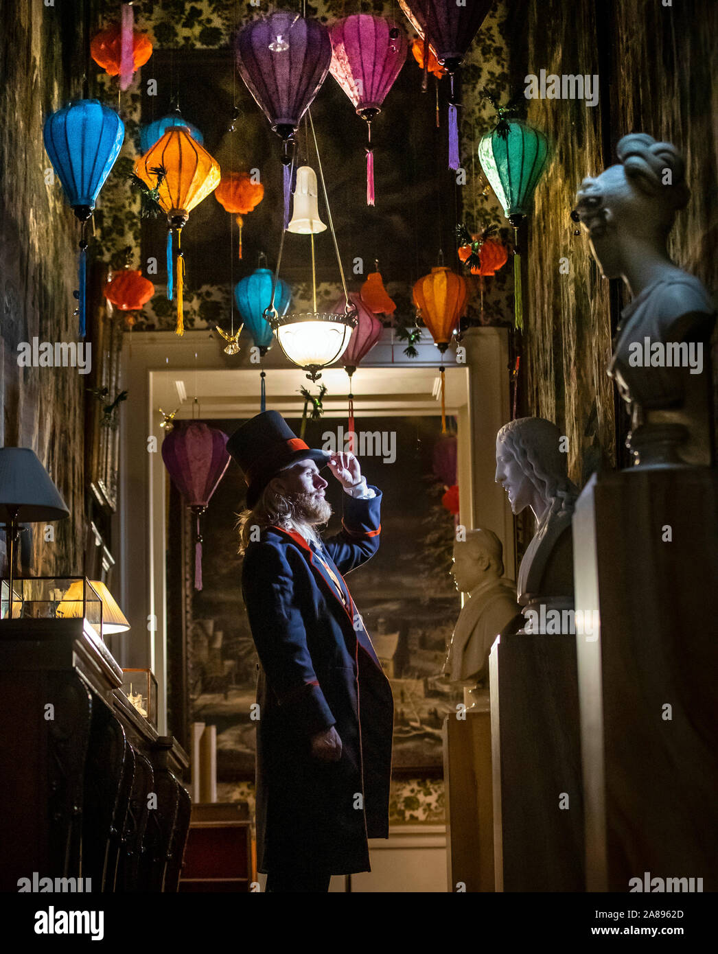 Phileas fogg hi-res stock photography and images - Alamy