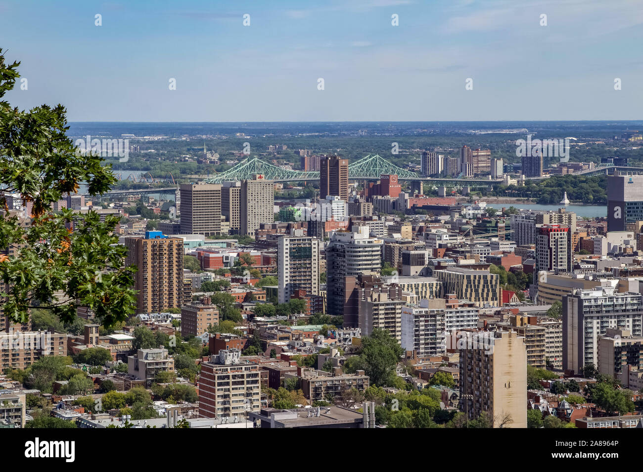 Montreal cityscape hi-res stock photography and images - Alamy