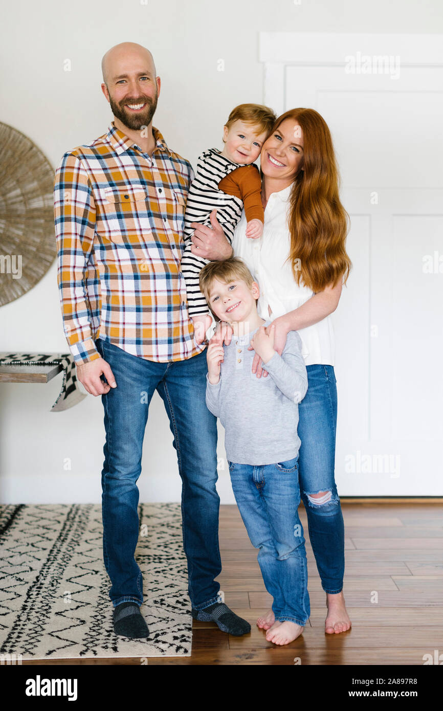 Family in home hi-res stock photography and images - Alamy