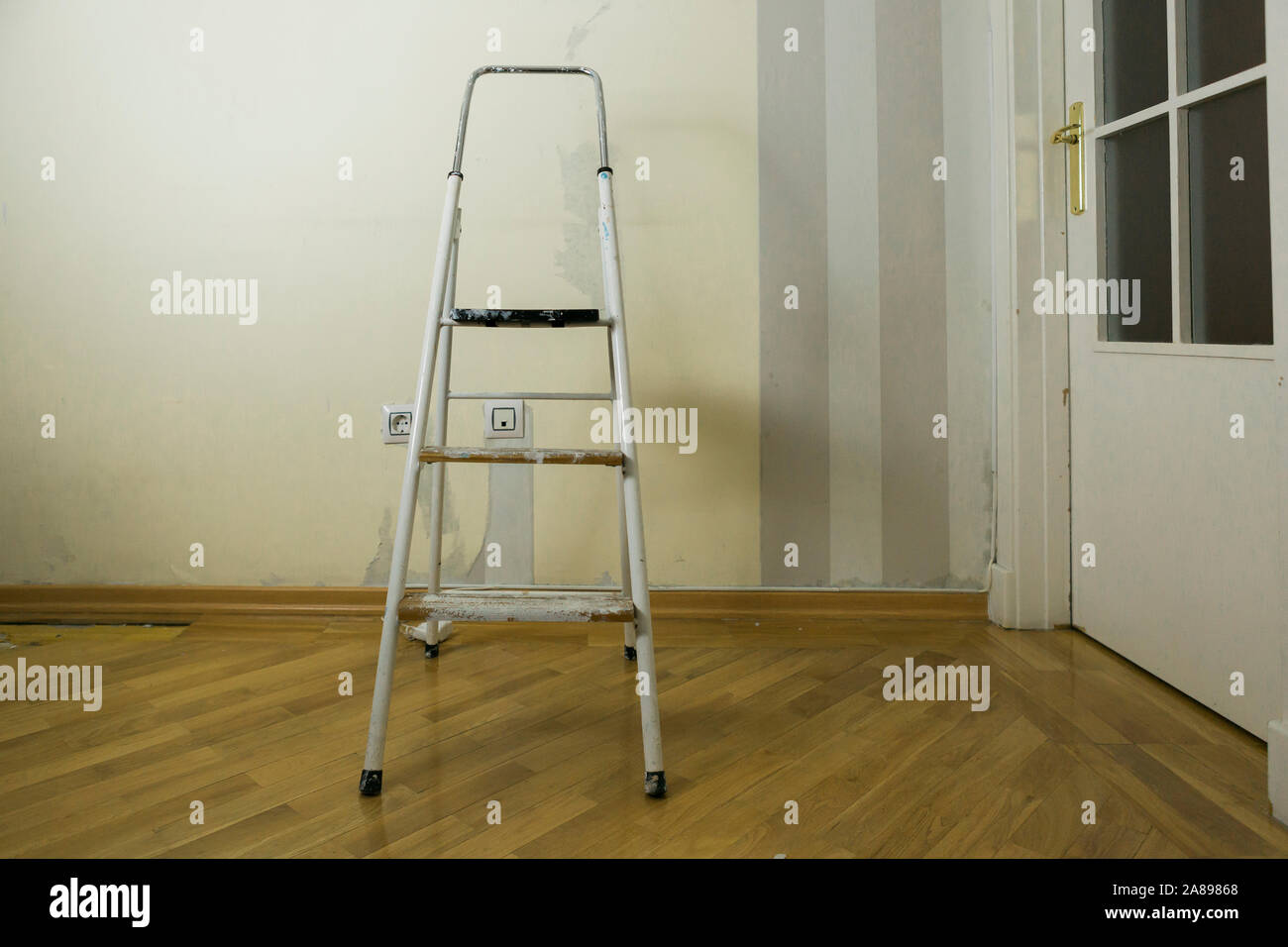 Step ladder ladder hi-res stock photography and images - Alamy