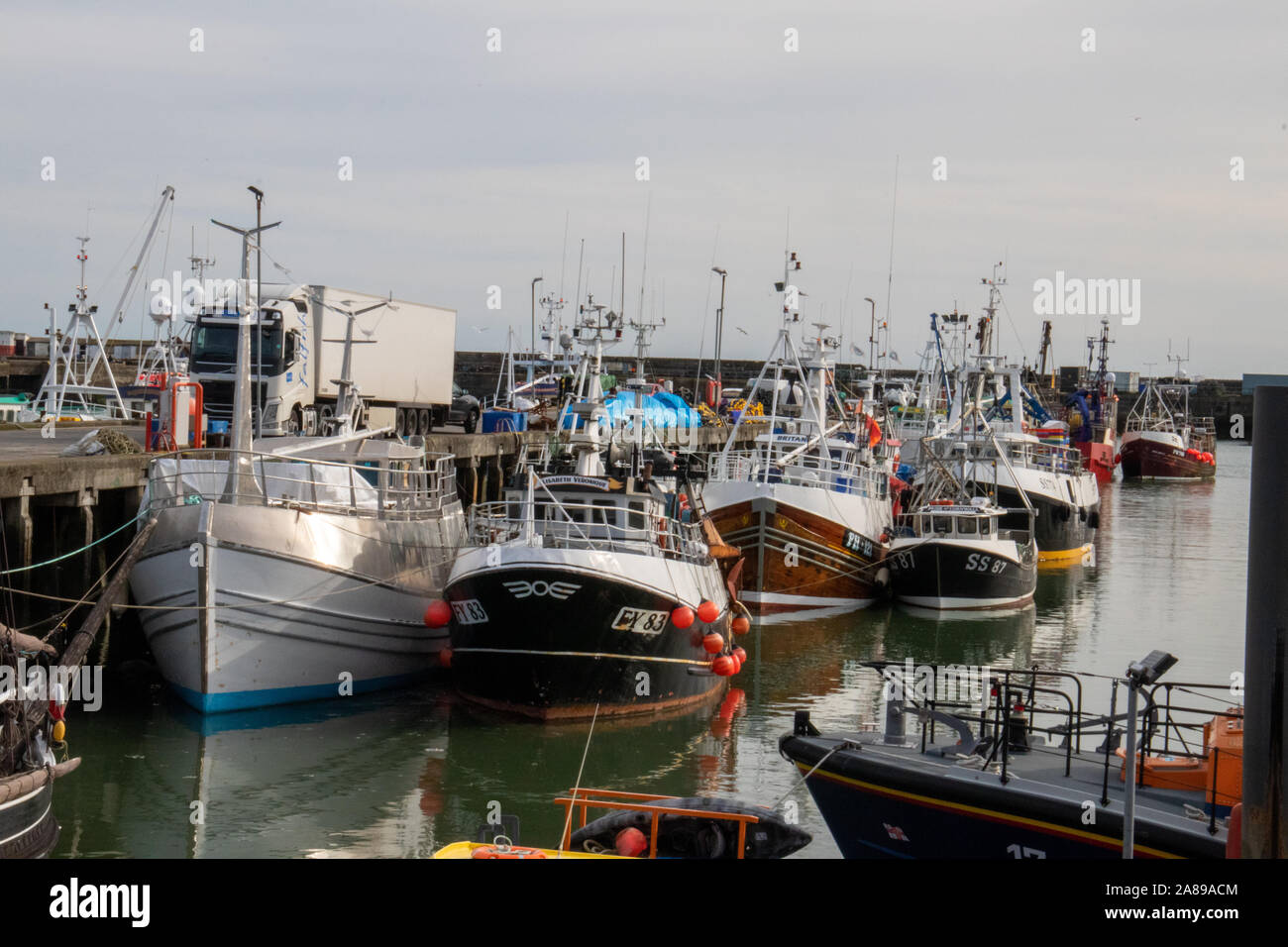 Newlyn pier hi-res stock photography and images - Alamy