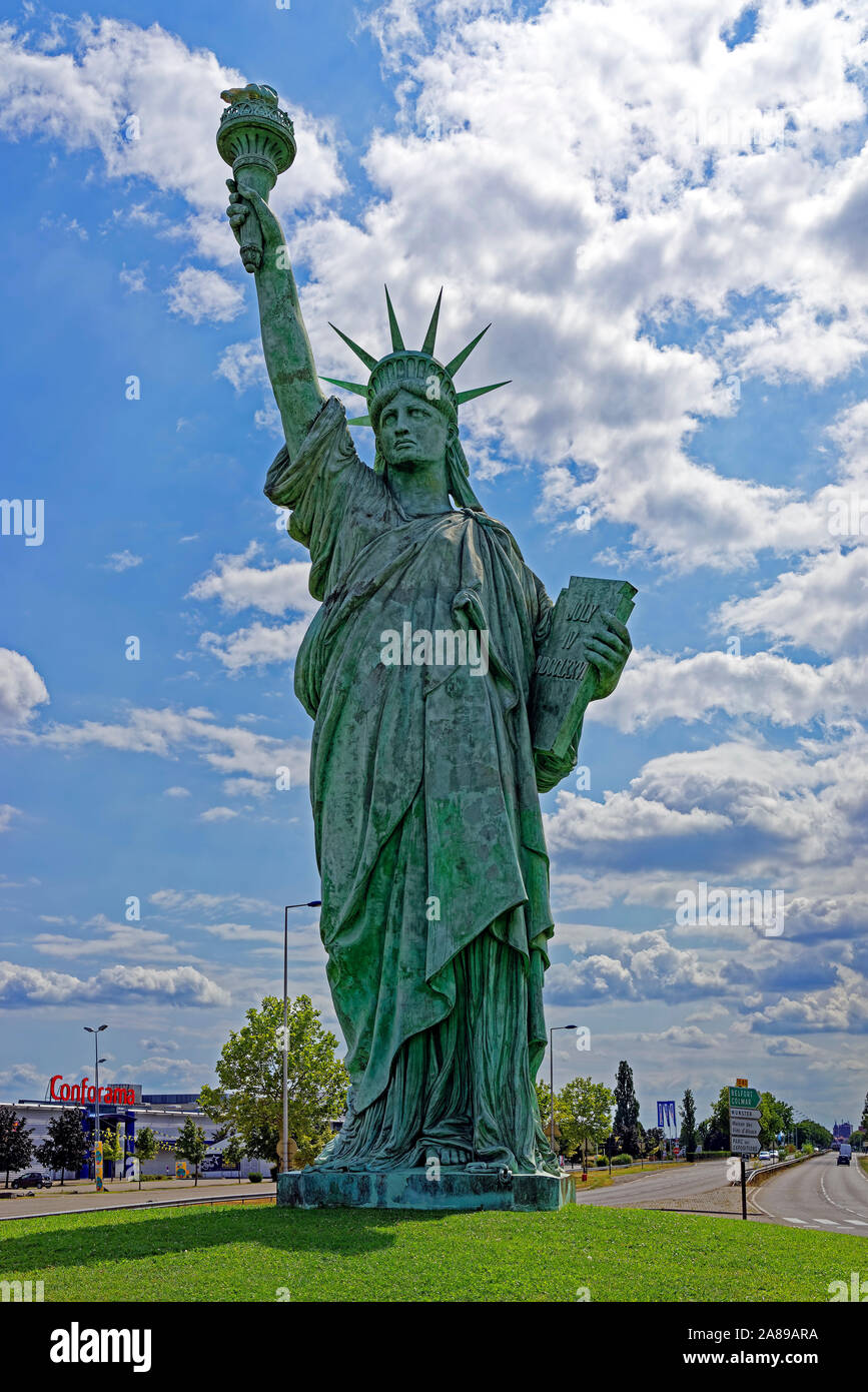 Freiheitsstatue, Statue De La Liberté de Colmar Stock Photo - Alamy