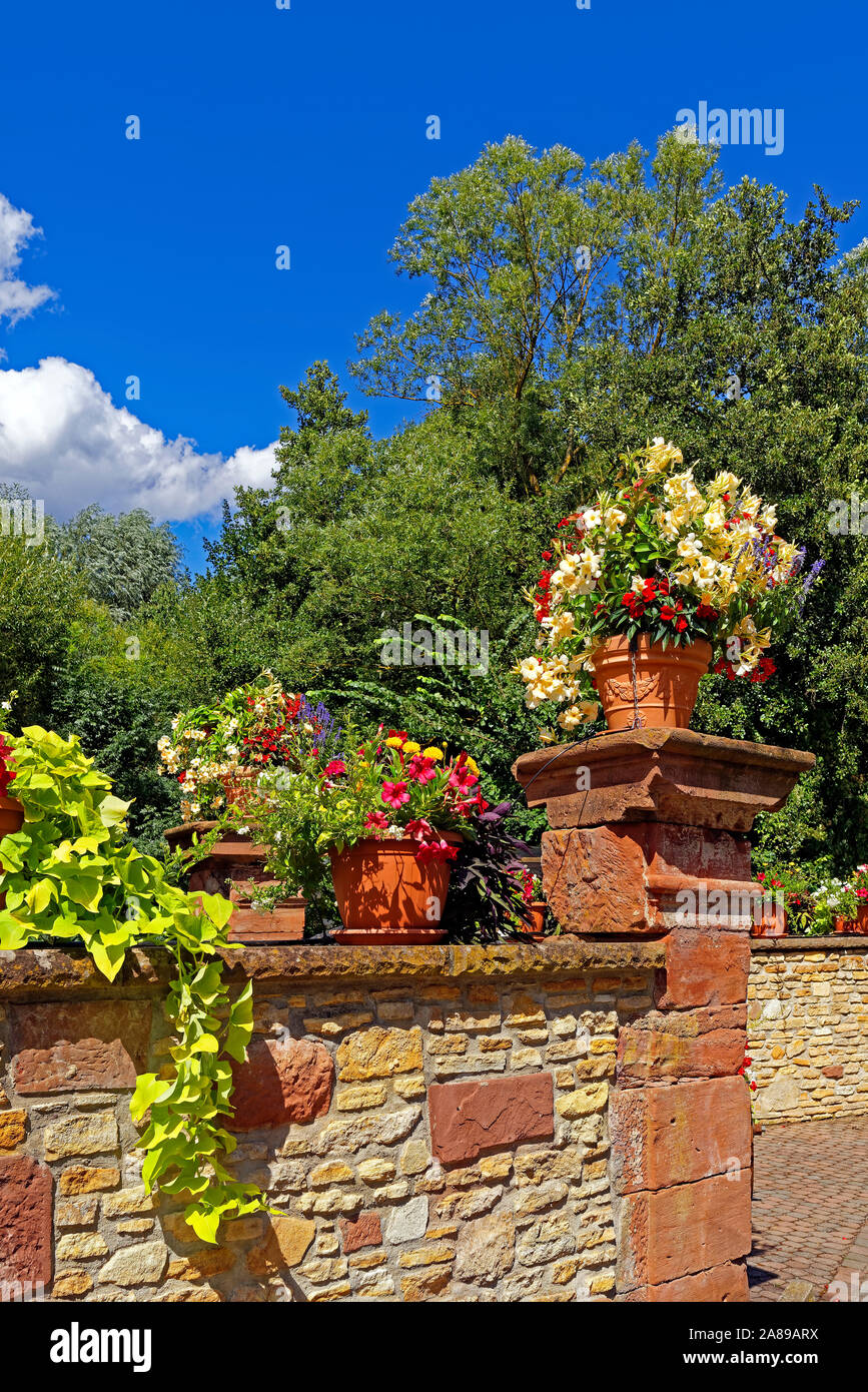 Mauer rue hi-res stock photography and images - Alamy