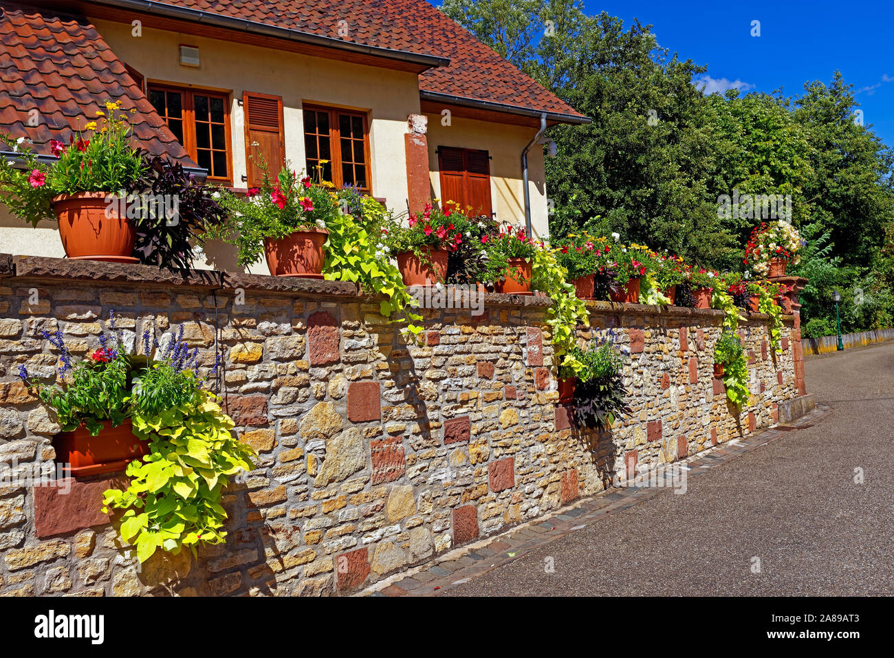 Mauer rue hi-res stock photography and images - Alamy