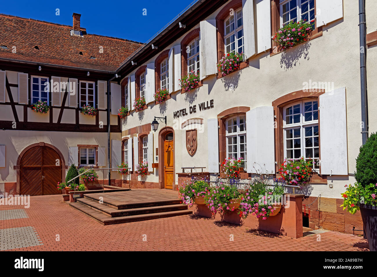 Schloss Marlenheim, Rathaus, Hôtel de Ville Stock Photo - Alamy