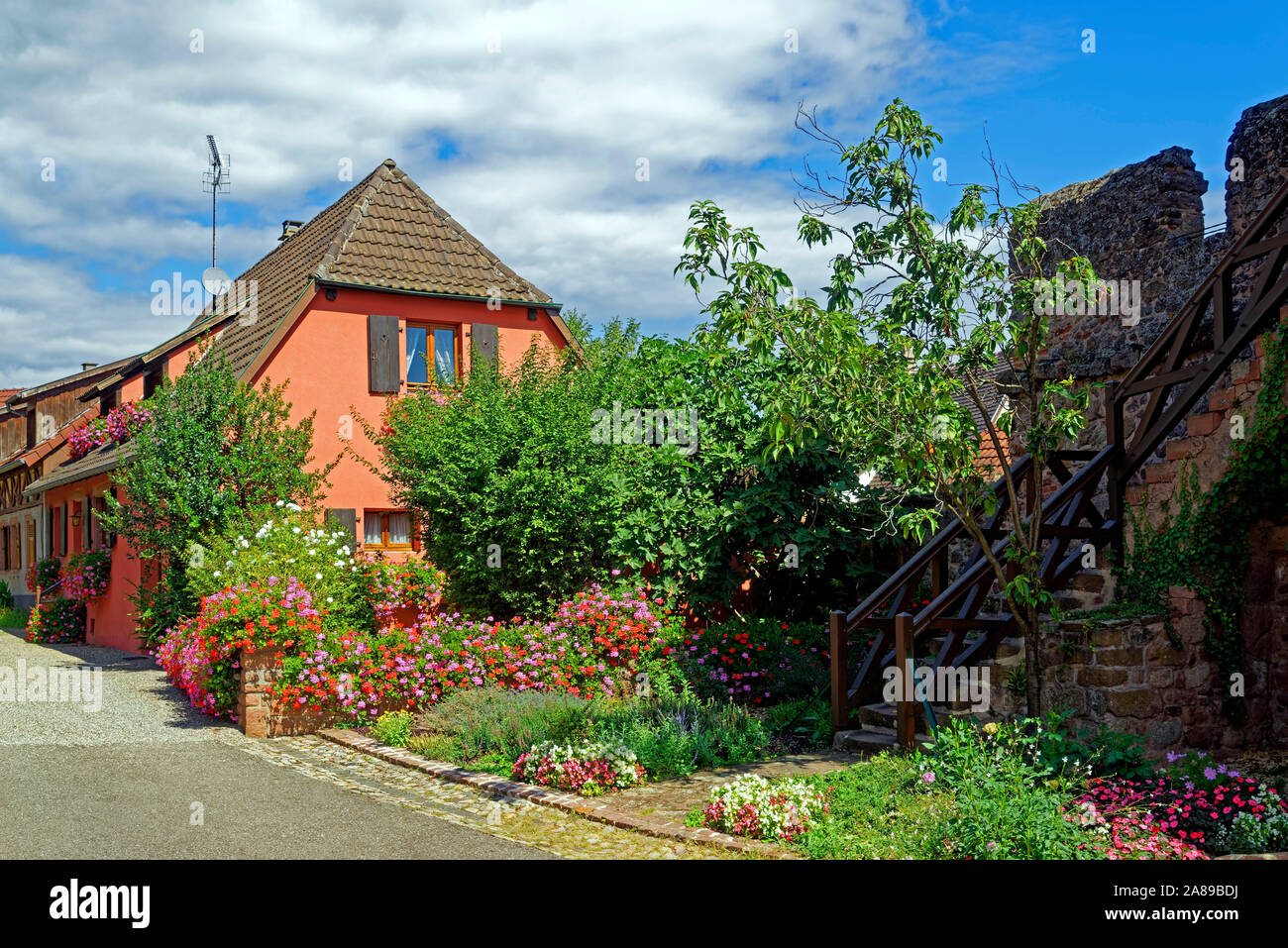 Stadtmauer, Strass enansicht Stock Photo - Alamy