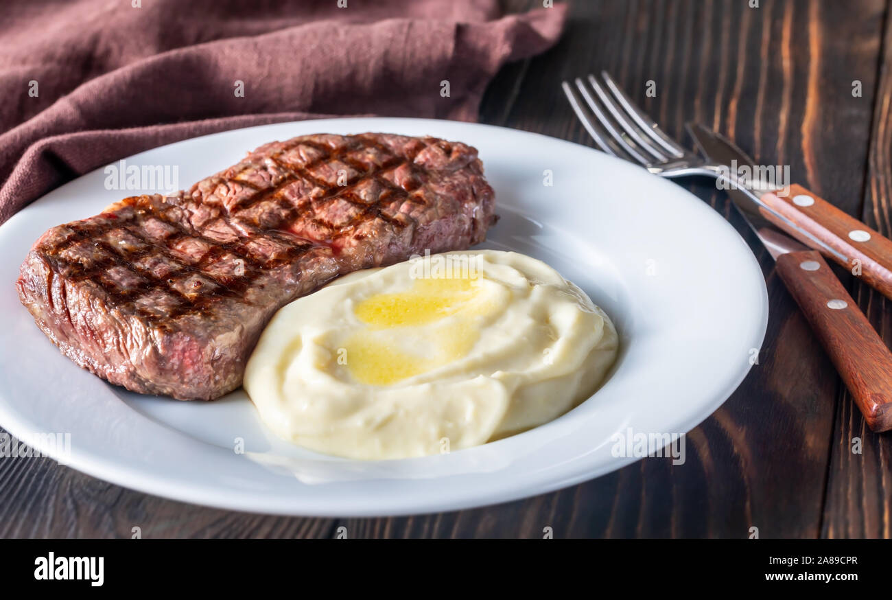 New york steak, plate hi-res stock photography and images - Alamy