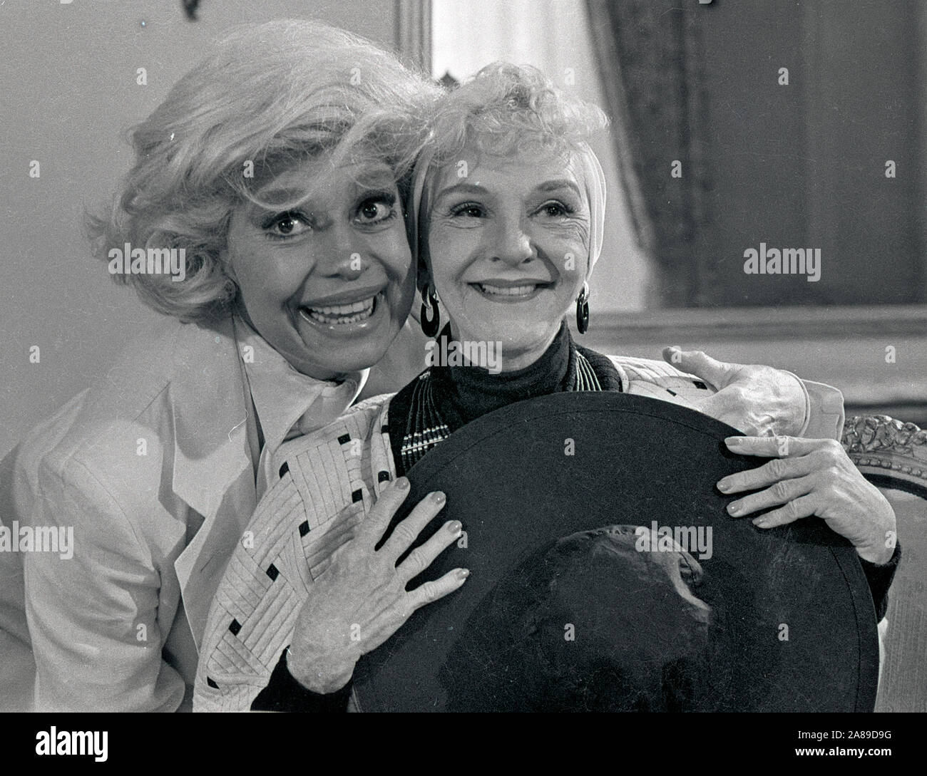 Carol channing and mary martin hi-res stock photography and images - Alamy