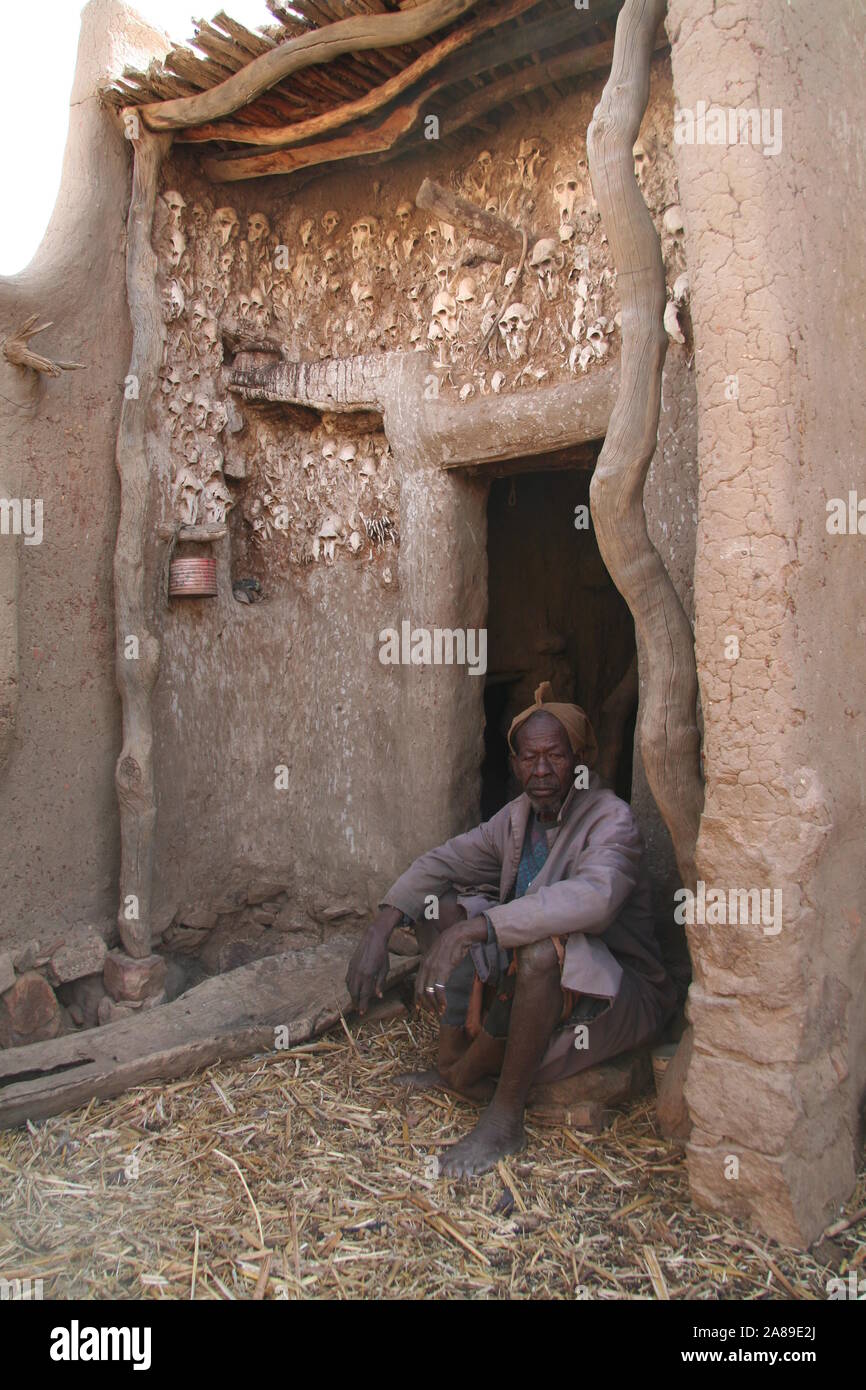 Village bongo hi-res stock photography and images - Alamy