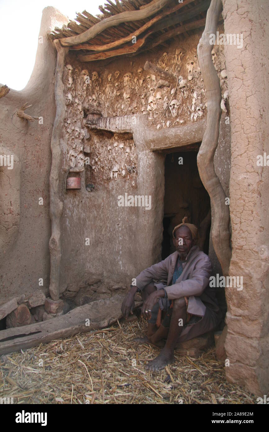 Village bongo hi-res stock photography and images - Alamy