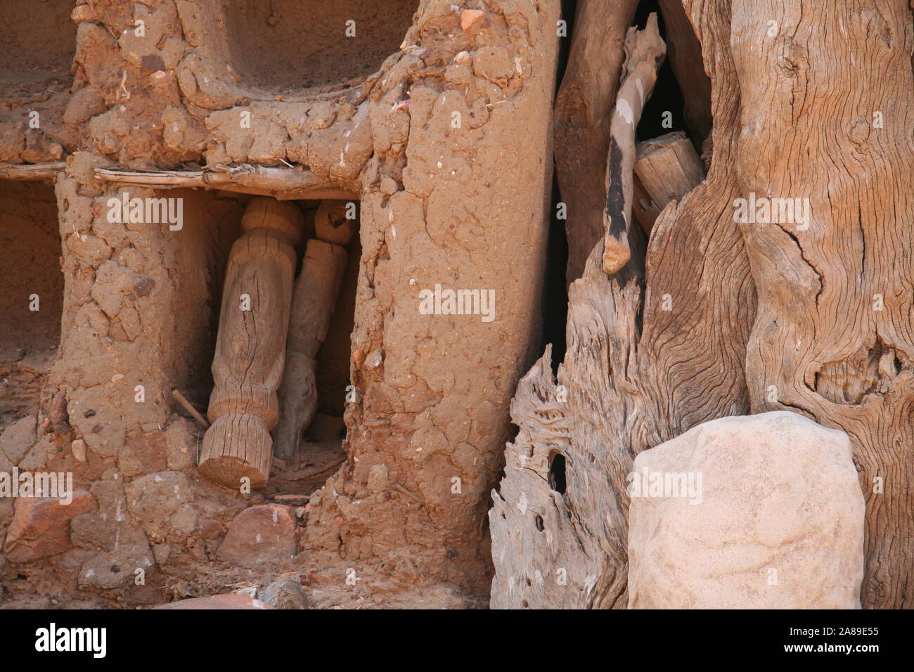 Dogon country : village of Bongo Stock Photo - Alamy