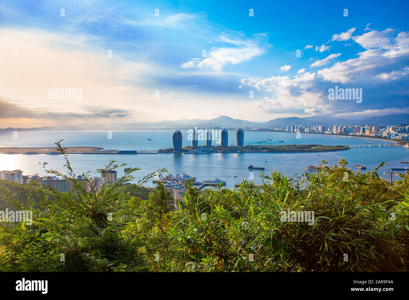 Cloud summer holiday hi-res stock photography and images - Alamy