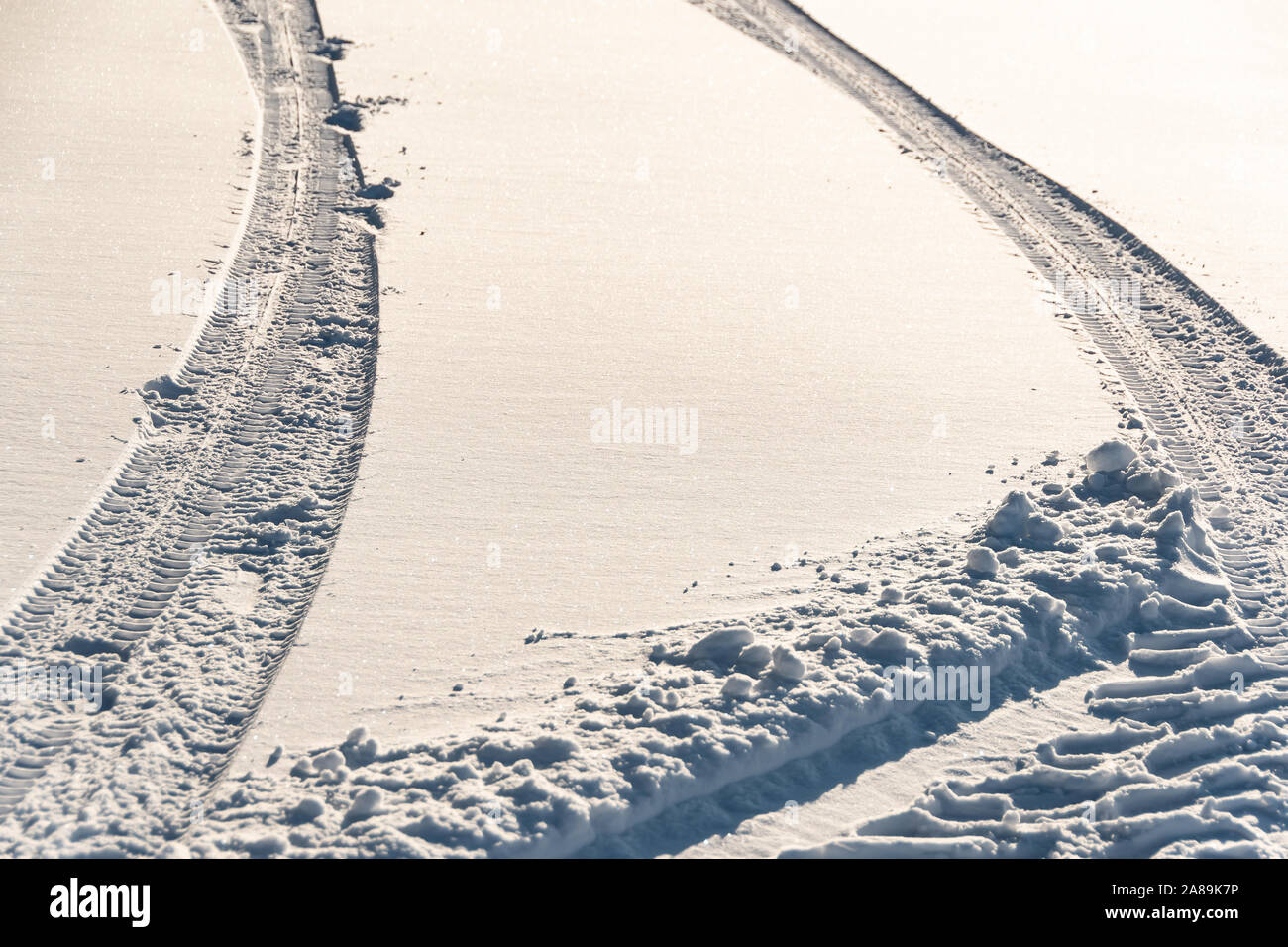 Transportation in snow hi-res stock photography and images - Alamy