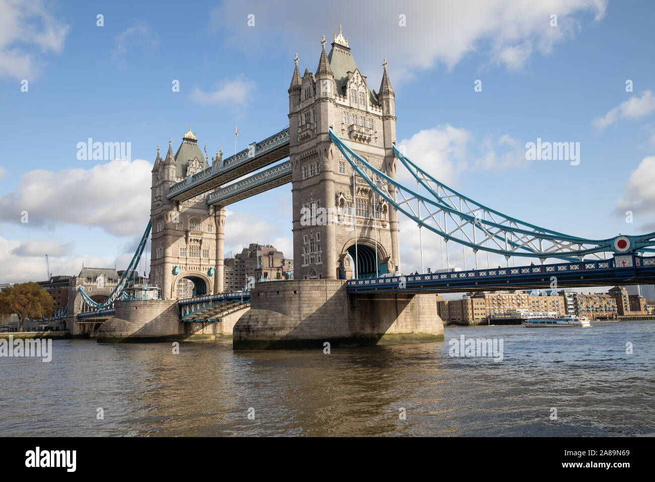 Historic bridge lifts hi-res stock photography and images - Alamy