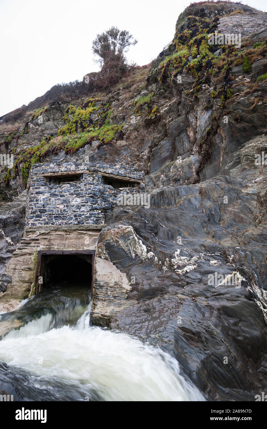 Overflow discharge hi-res stock photography and images - Alamy
