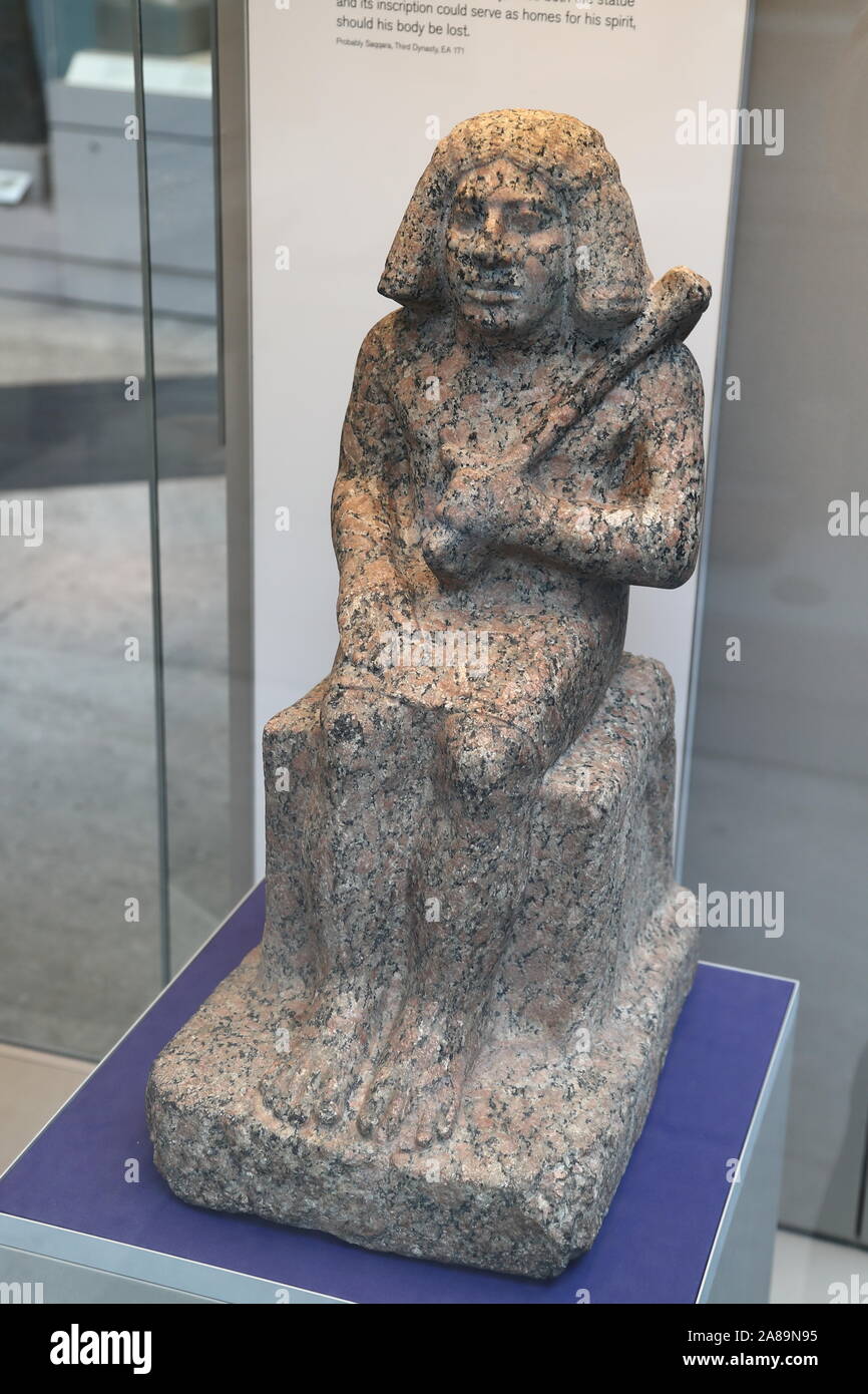 Egyptian british museum statue hi-res stock photography and images - Alamy