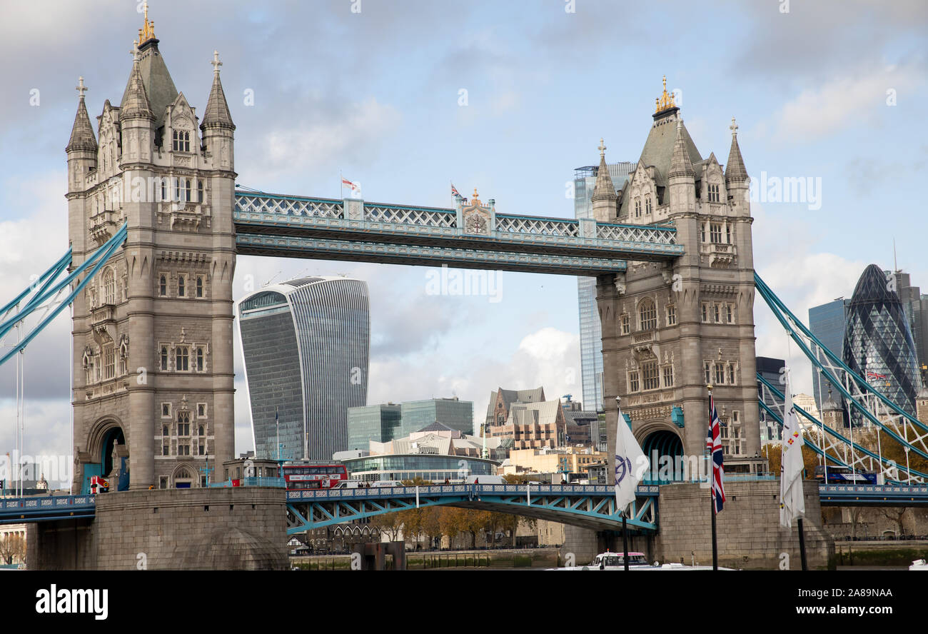 Historic bridge lifts hi-res stock photography and images - Alamy