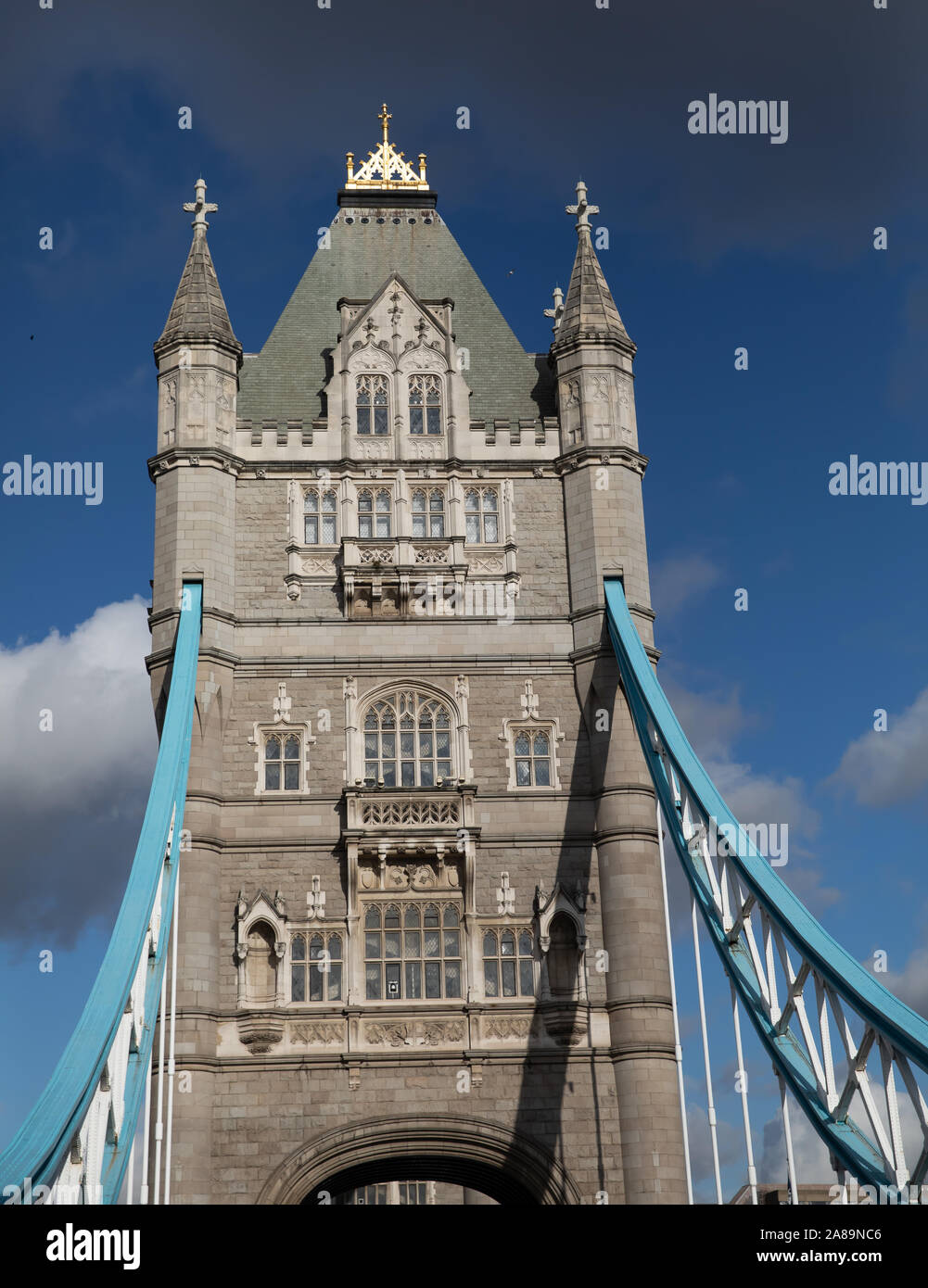 Historic bridge lifts hi-res stock photography and images - Alamy