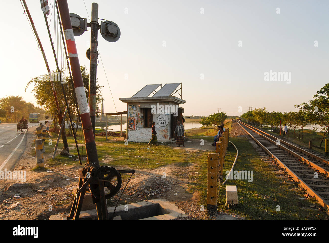 Solar panel bangladesh hi-res stock photography and images - Alamy