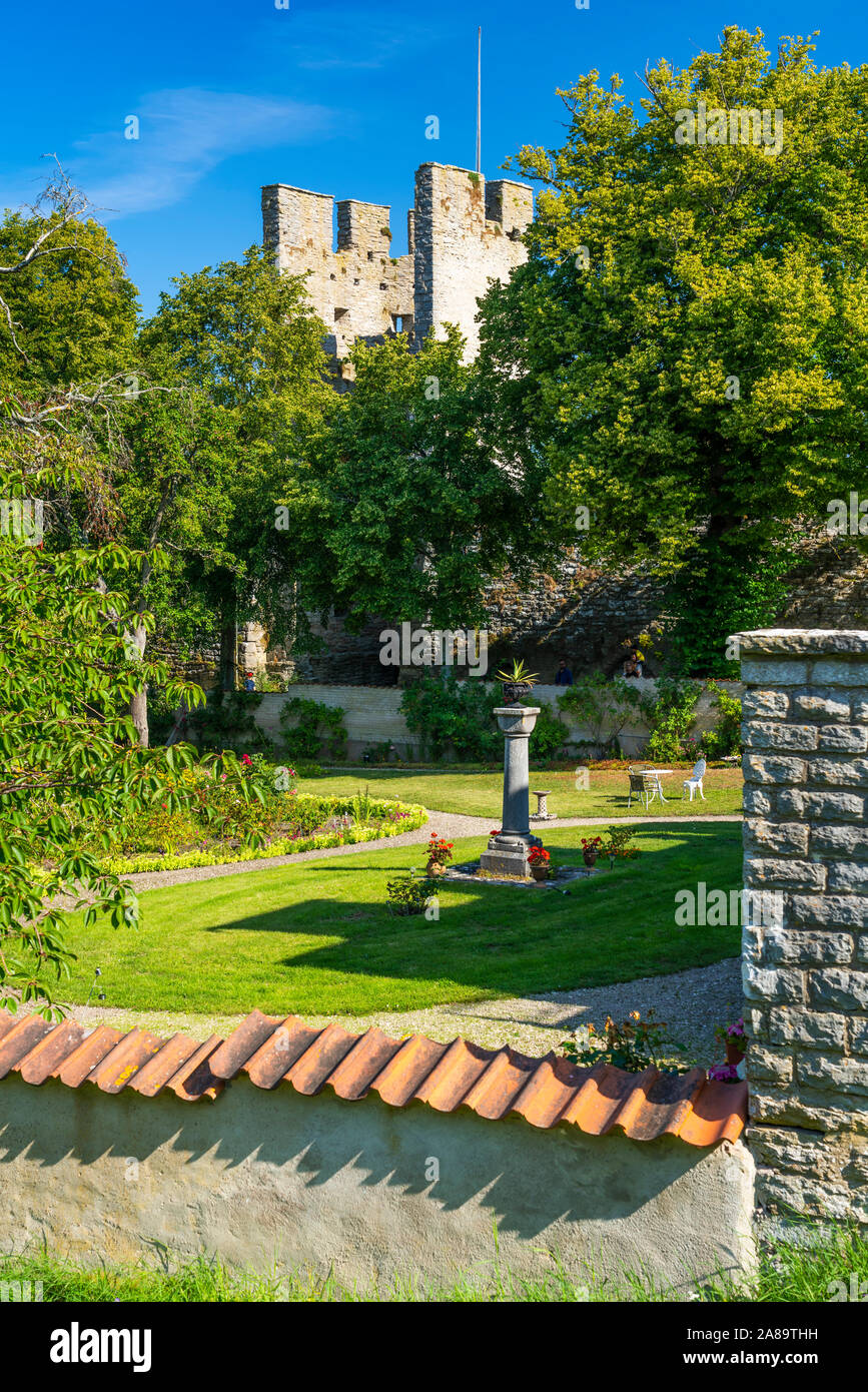 The city wall of Visby, Gotland, Sweden Stock Photo - Alamy