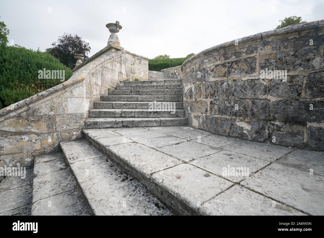 Multi level stairs hi-res stock photography and images - Alamy
