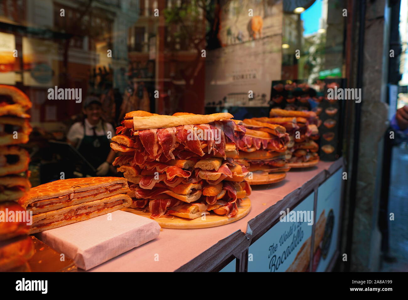Jamon iberico white bread hi-res stock photography and images - Alamy