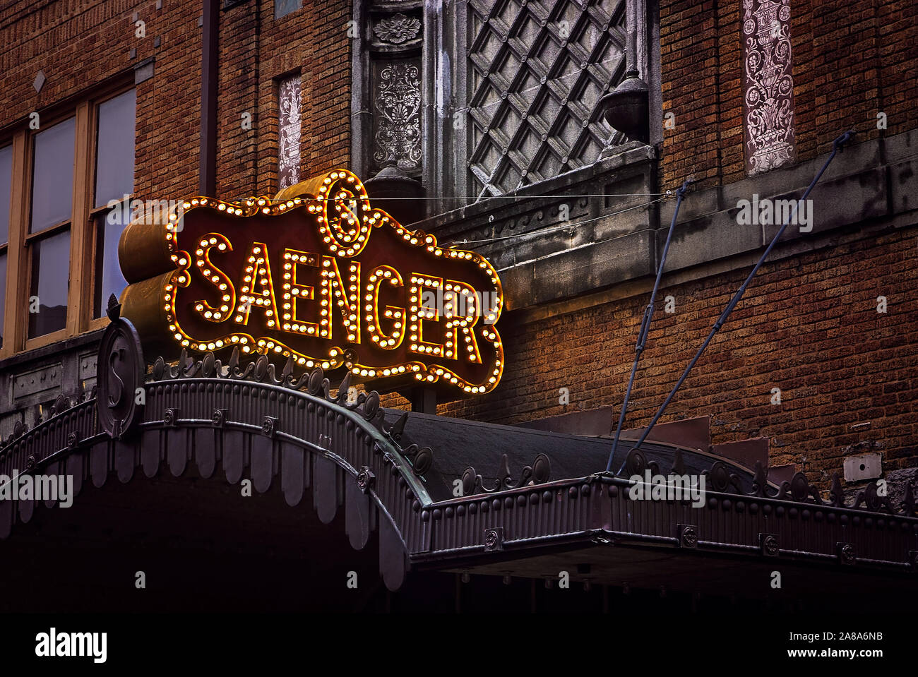 Vintage lighted sign hi-res stock photography and images - Alamy