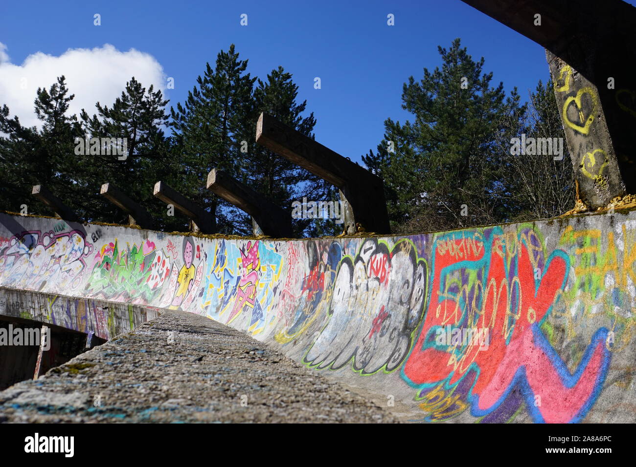 Bob slide hi-res stock photography and images - Alamy