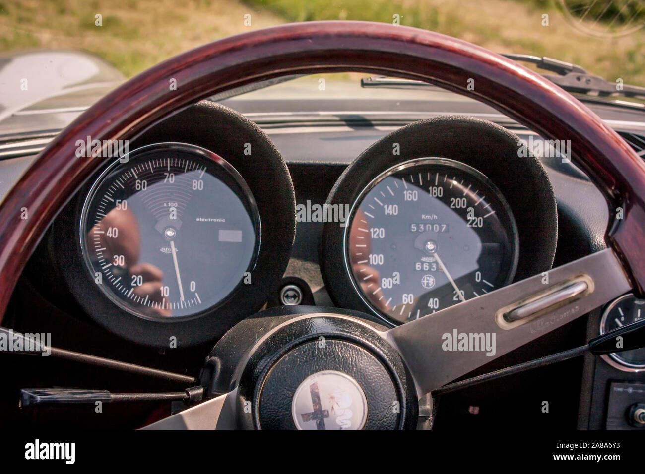 Dashboard with indicators of an Alfa Romeo GT Stock Photo - Alamy