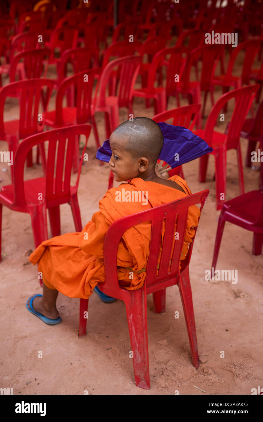 Monk fan hi-res stock photography and images - Alamy