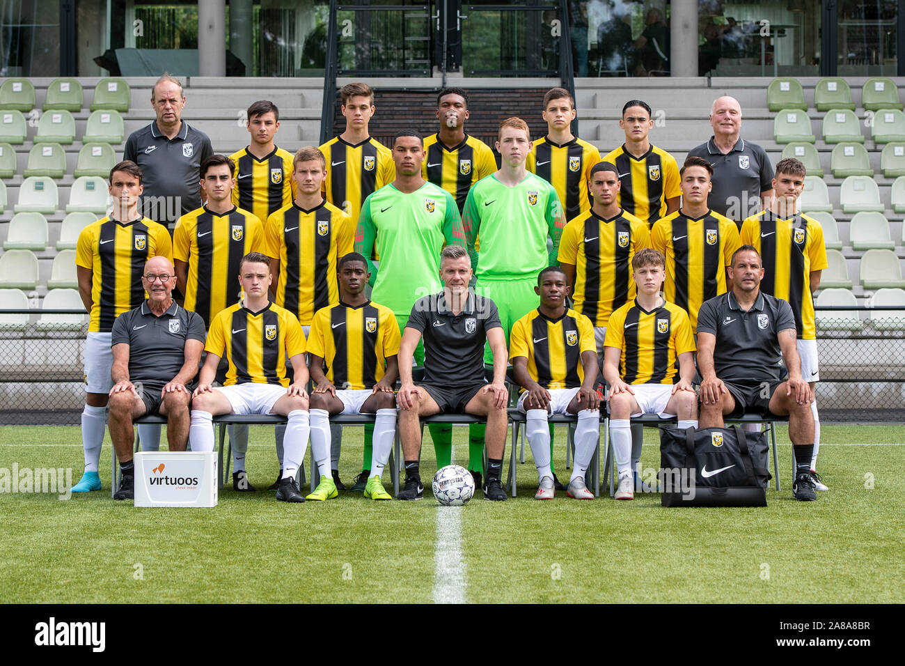 O17 hi-res stock photography and images - Alamy