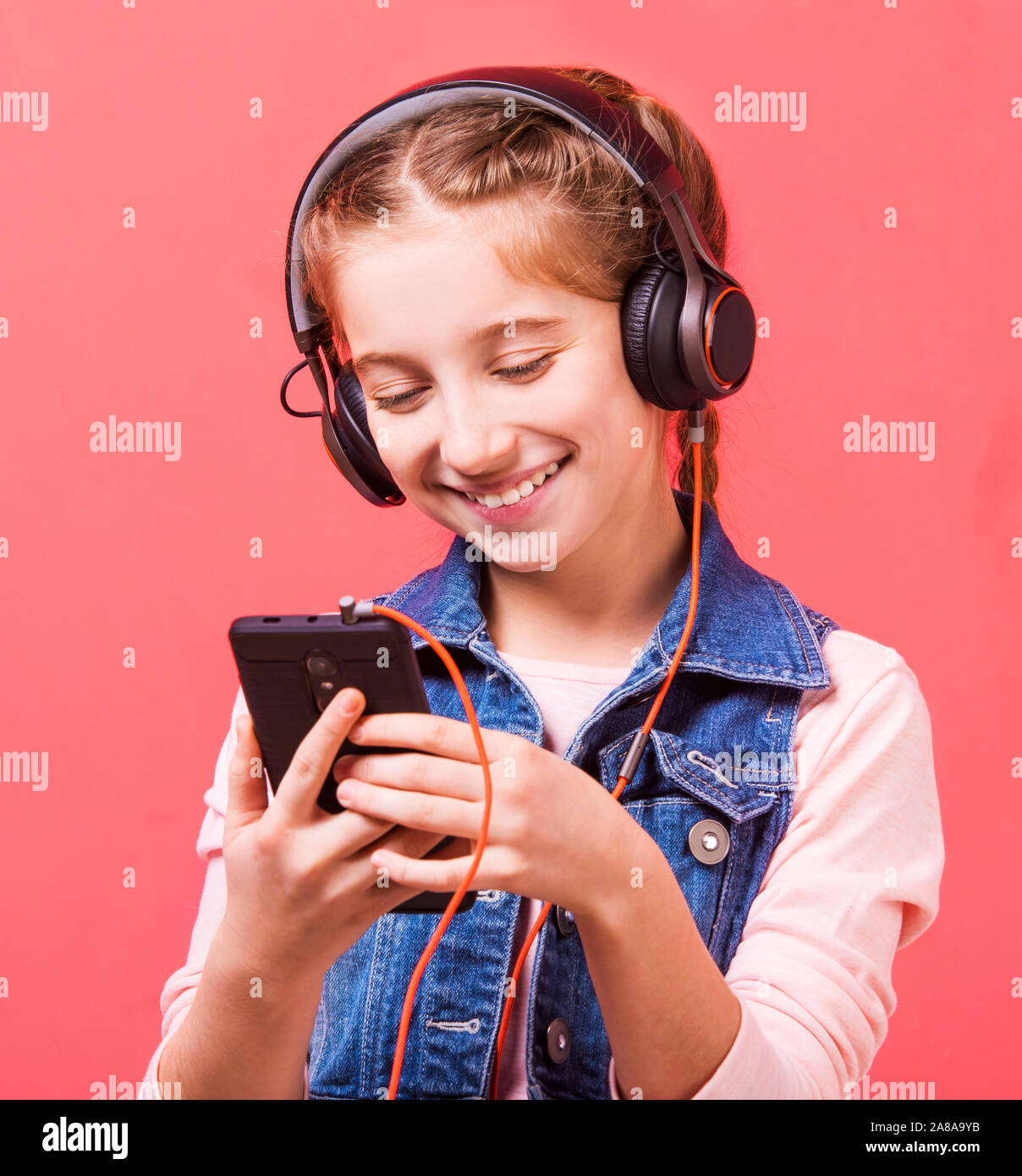 Big ear girl hi-res stock photography and images - Alamy