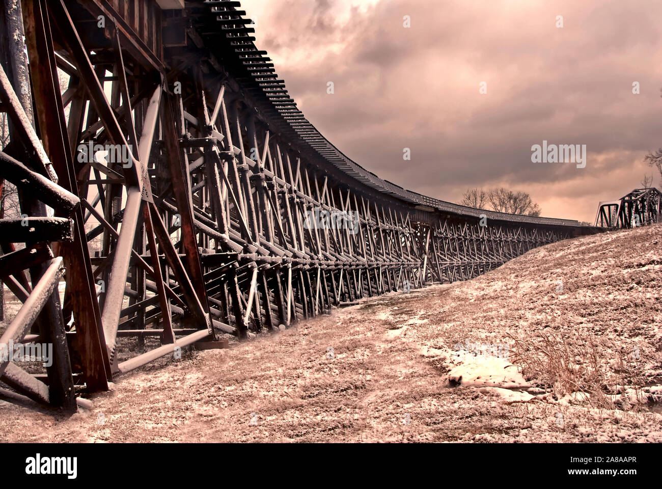 Steel trestle train bridge hi-res stock photography and images - Alamy