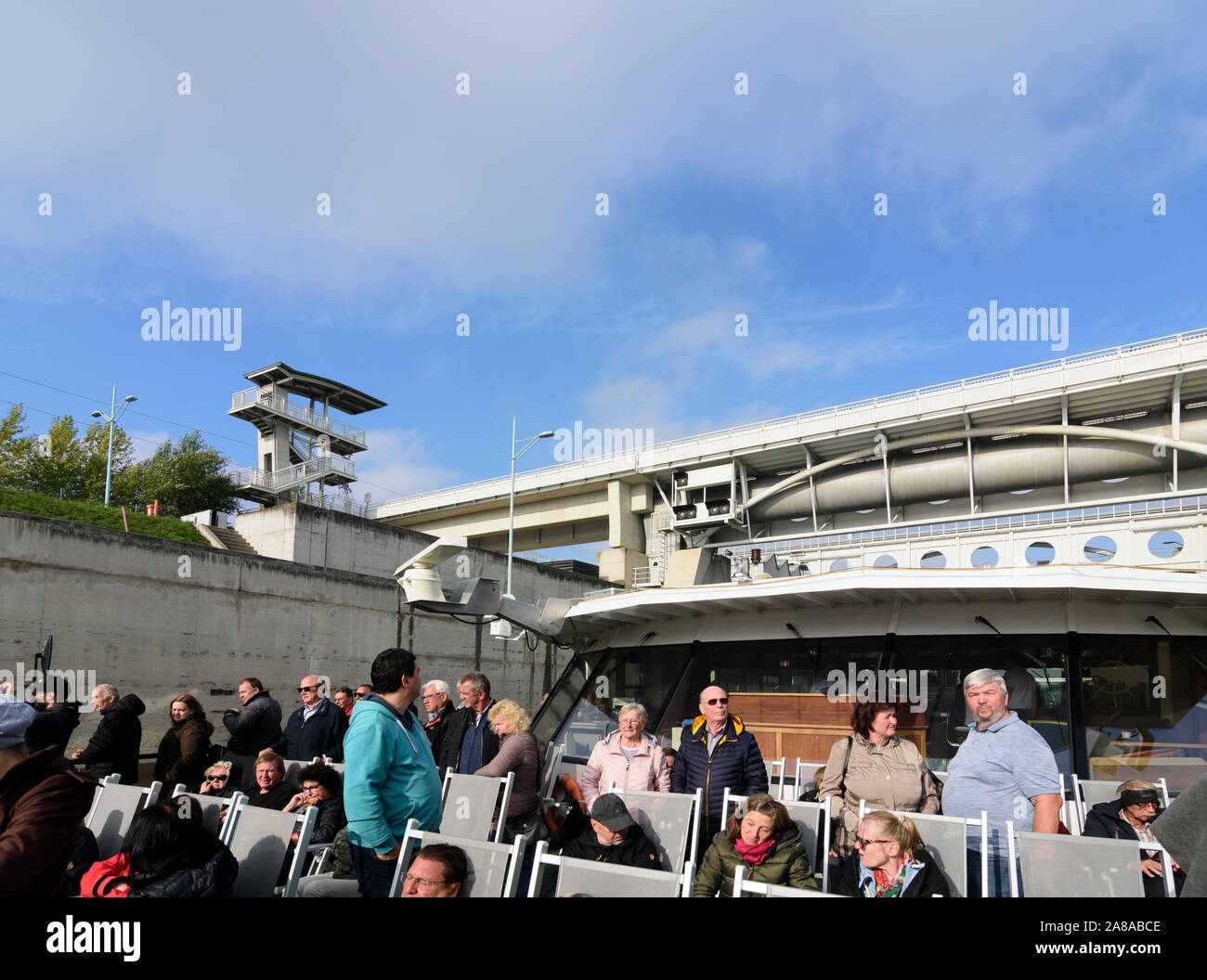 Lock at the freudenau power station hi-res stock photography and images ...