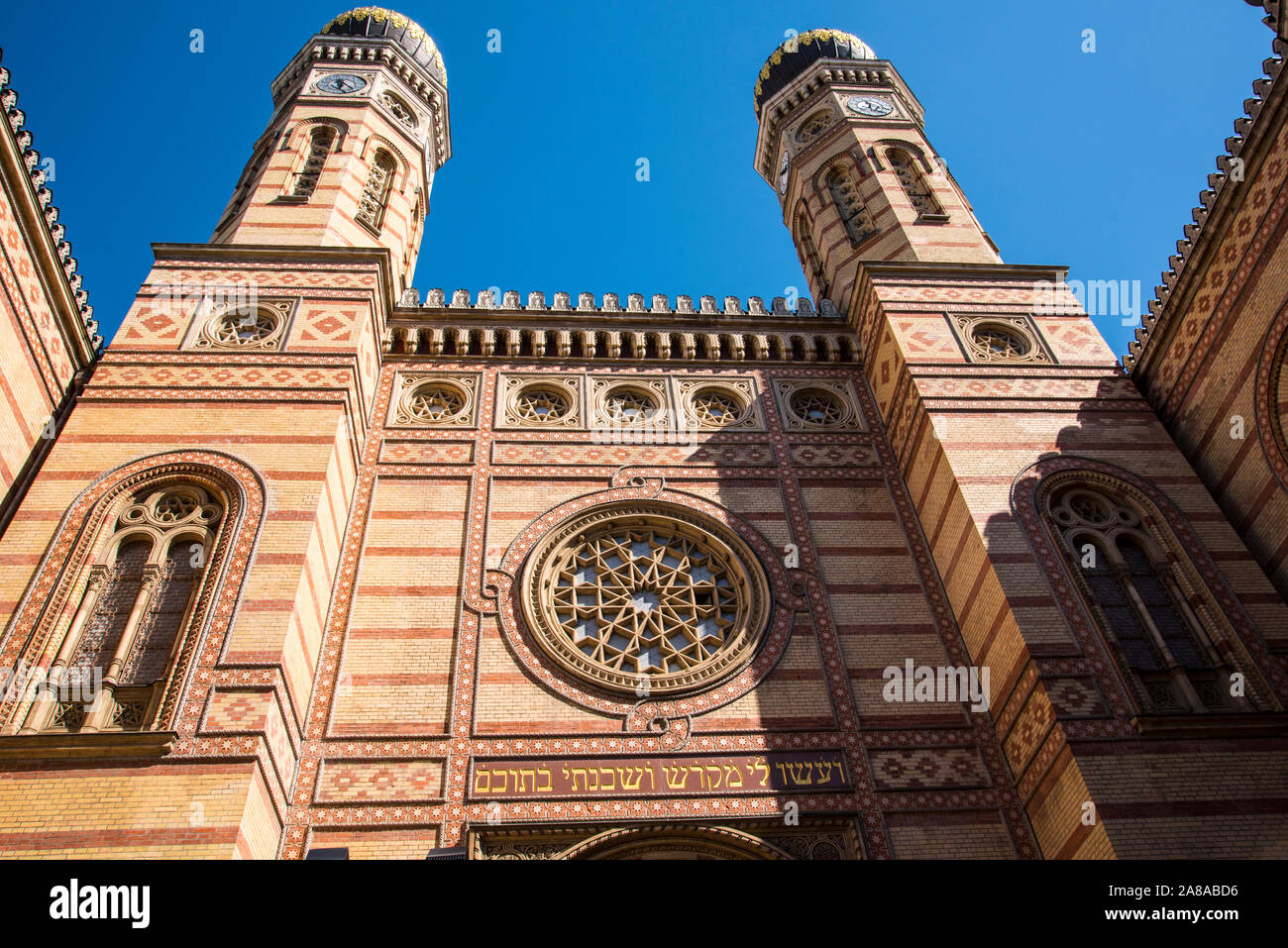 Budapest’s Moorish Style Great Synagogue in Hungary is the Most ...