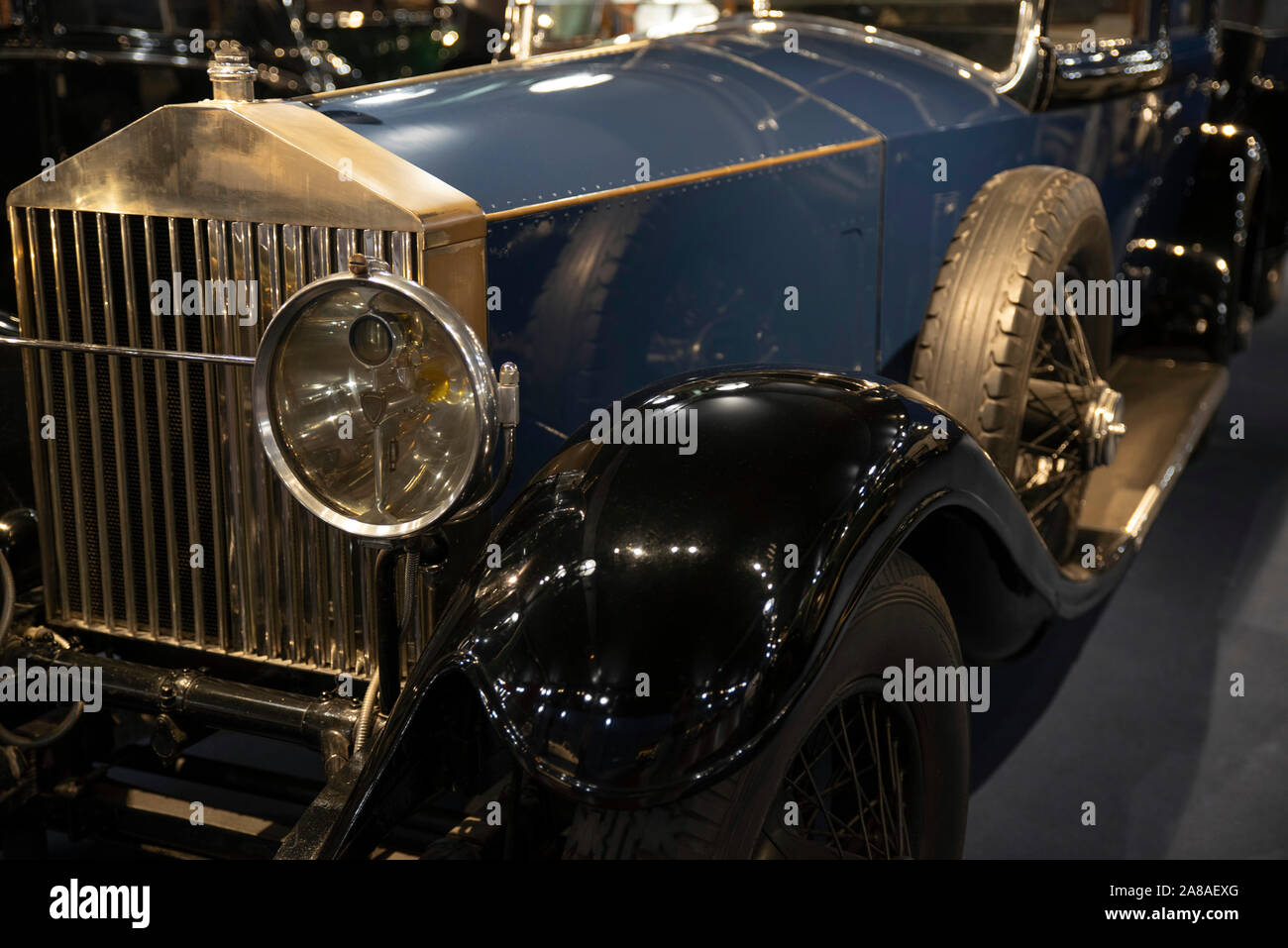 Detail of the front of an old car Stock Photo - Alamy