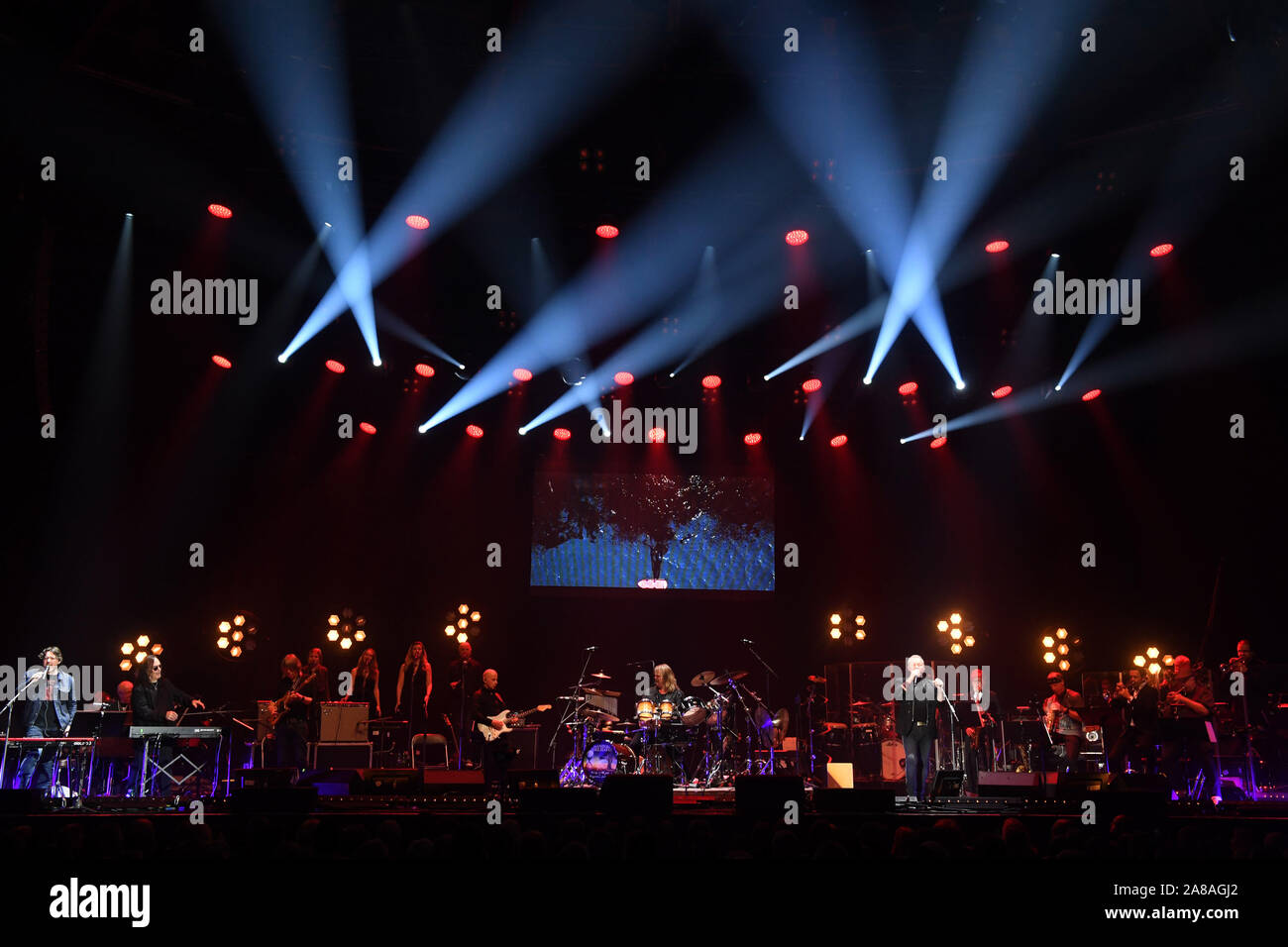 Cirkus krone bau hi-res stock photography and images - Alamy