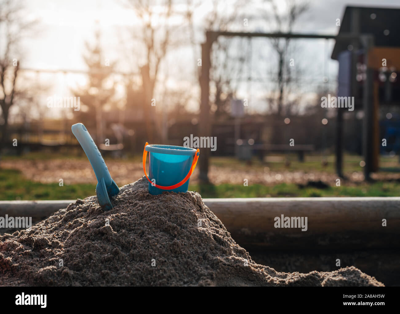Kid swing bucket hi-res stock photography and images - Alamy