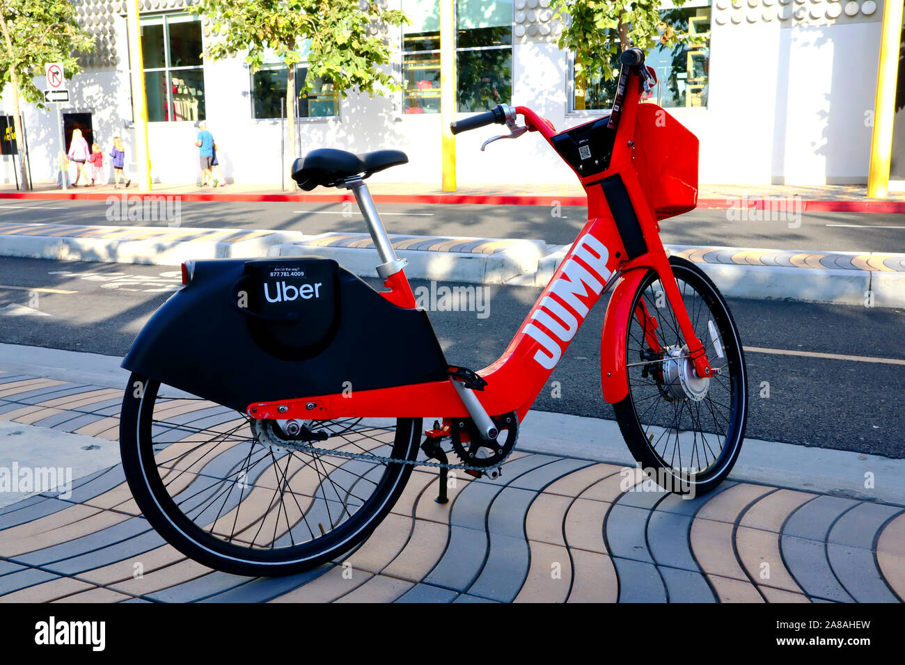 Uber dockless bicycles hi-res stock photography and images - Alamy